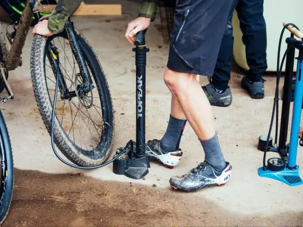 5 Best Bike Floor Pumps in 2021 - Bike Packers Magazine